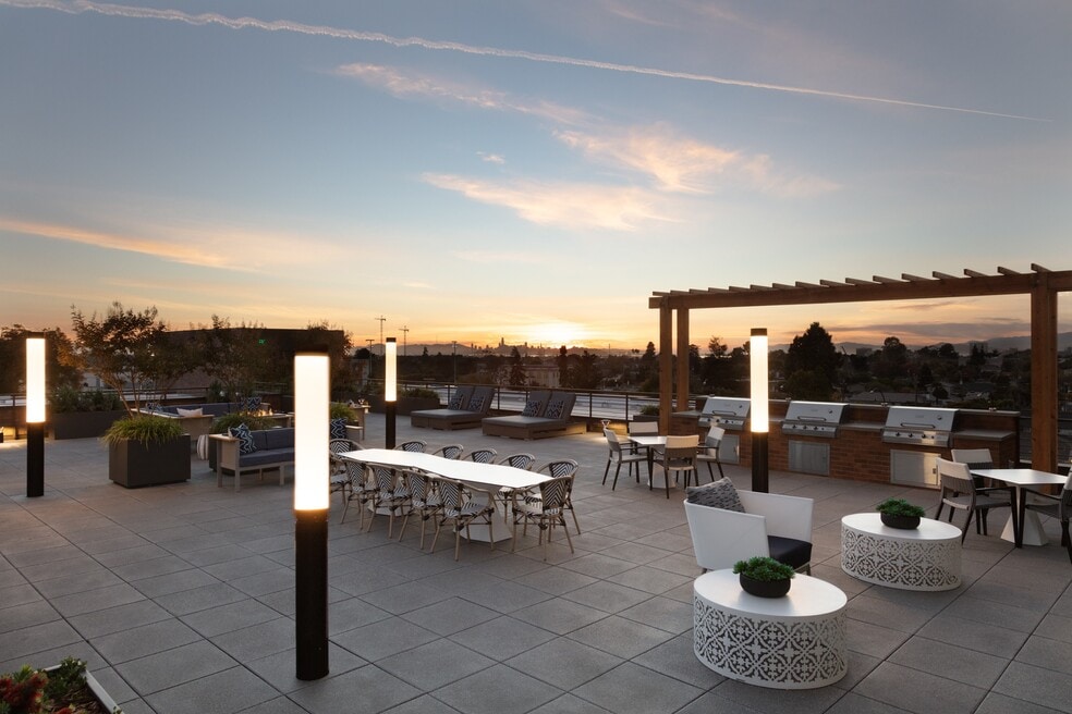 Avalon Public Market - 6301 Shellmound St Emeryville, CA 94608 ...