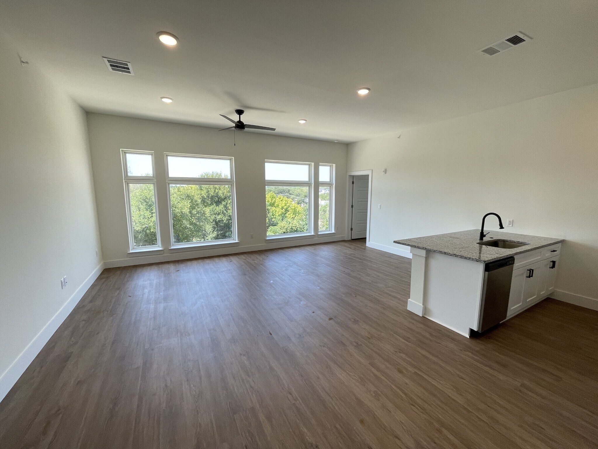1811 Webberville Rd, Austin, TX 78721 - Townhome Rentals in Austin TX ...