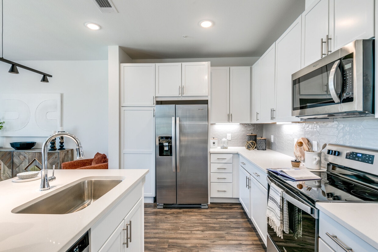 Kessler Bluffs Townhomes for Rent - Dallas, TX | Apartments.com