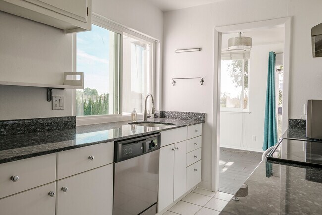 1041 Shell Blvd Unit 11, Foster City, CA 94404 - Condo for Rent in ...