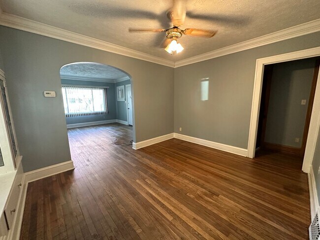 14027 Parkdale Ave Unit DOWN, Cleveland, OH 44111 - Room for Rent in ...