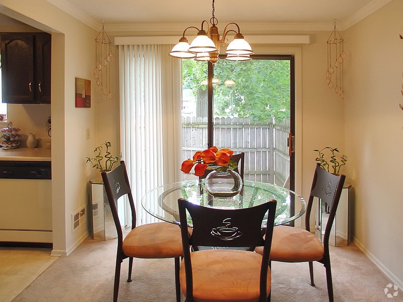 Valley Brook Townhomes - 4 Valley Brook Cir Rochester, NY 14616 ...
