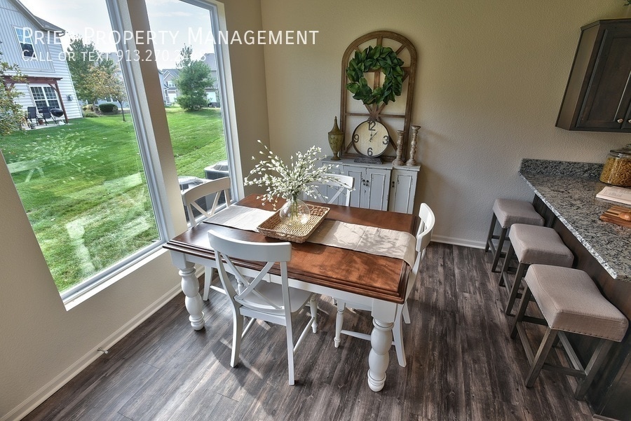 8862 Findley St, Lenexa, KS 66227 - Townhome Rentals in Lenexa KS ...
