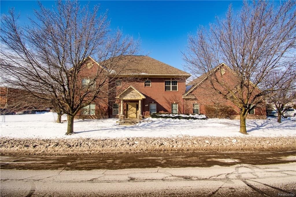 1406 Biddle Ave, Wyandotte, MI 48192 - House Rental in Wyandotte, MI ...