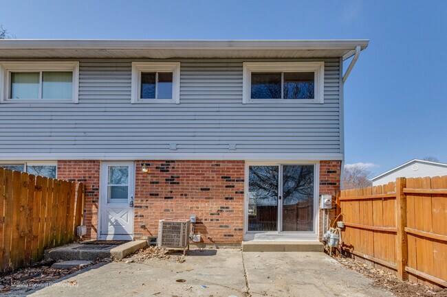4081 Quincy Ct, Streamwood, IL 60107 - Townhome Rentals in Streamwood ...