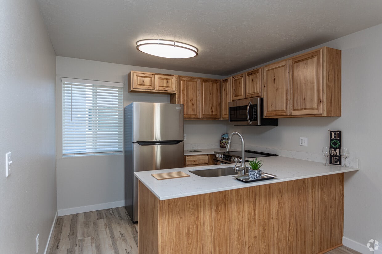 Curtis Junction Apartments - 563 S Curtis Rd Boise, ID 83705 ...
