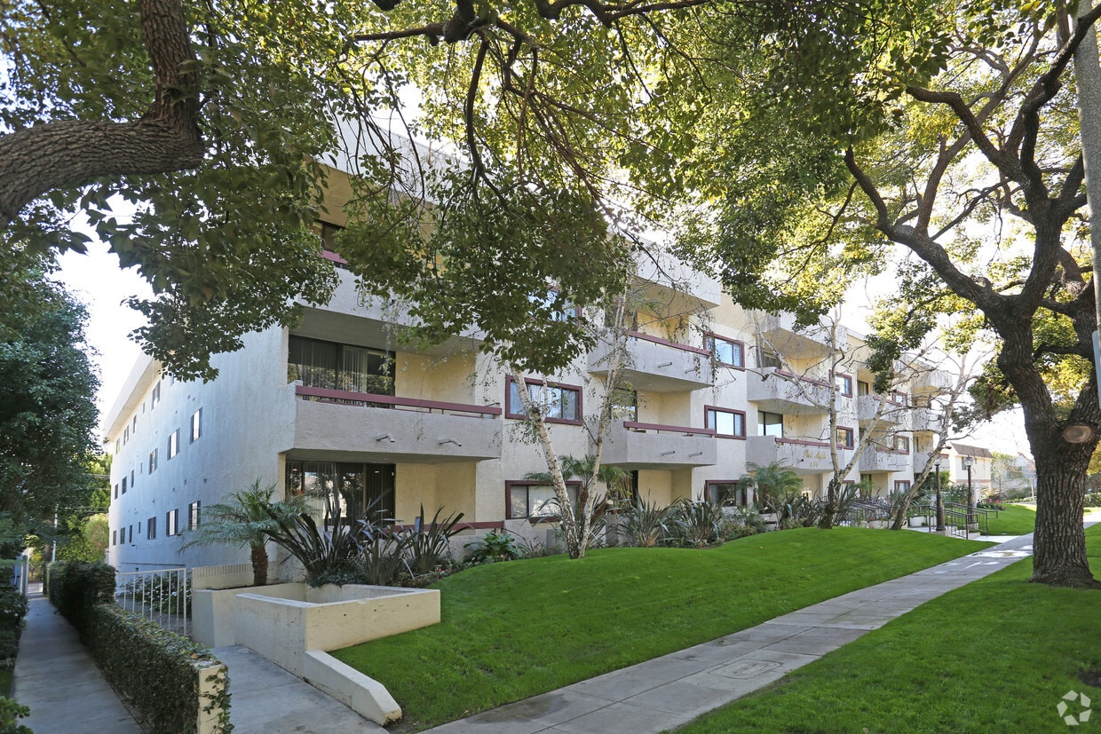 Maple Drive Apartments - Apartments in Beverly Hills, CA | Apartments.com