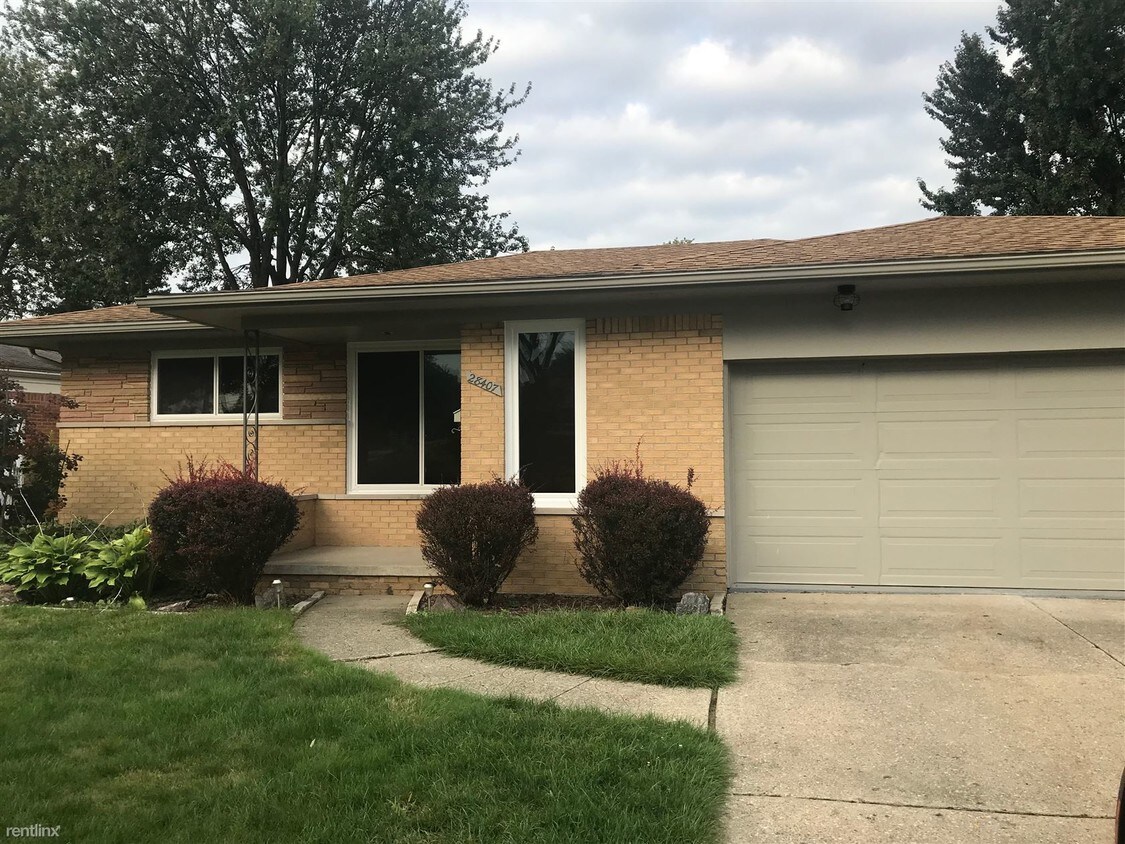 28407 Gilbert Dr, Warren, MI 48093 - House Rental in Warren, MI ...