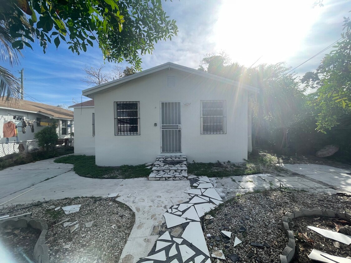 7091 NW 21st Ave, Miami, FL 33147 - Casa en renta en Miami, FL ...