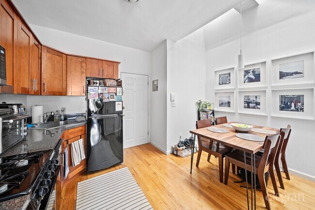 256 W 73Rd St Unit APT 9, New York, NY 10023 | Apartments.com