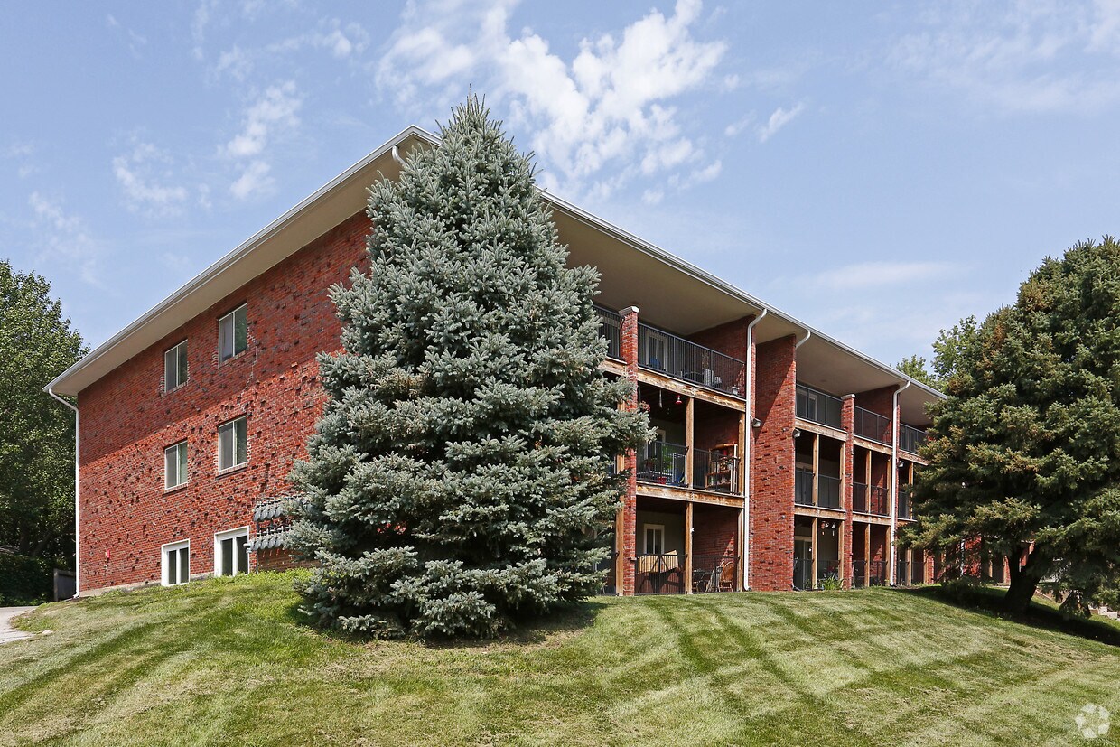 Alpine Village Apartments - 7100 S 86th St La Vista, NE | Apartments.com