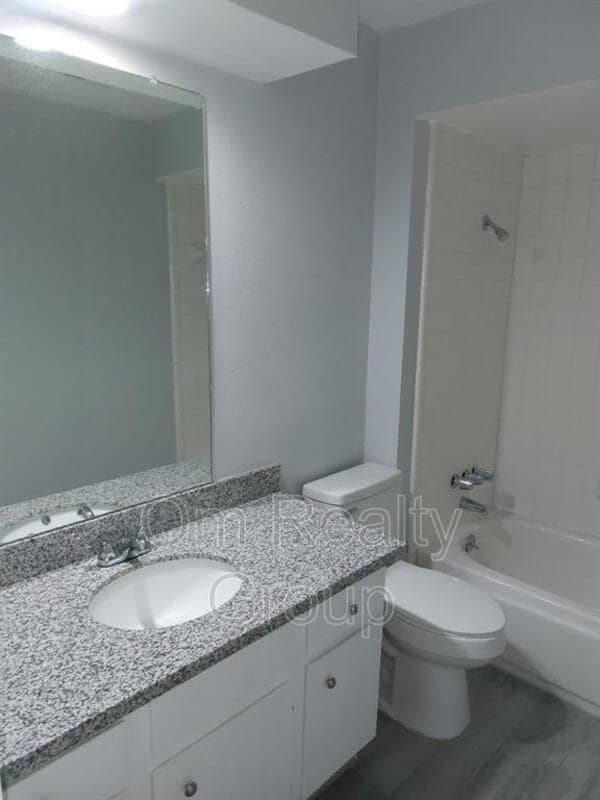 1846 Hollister St, Houston, TX 77080 - Townhome Rentals in Houston TX ...