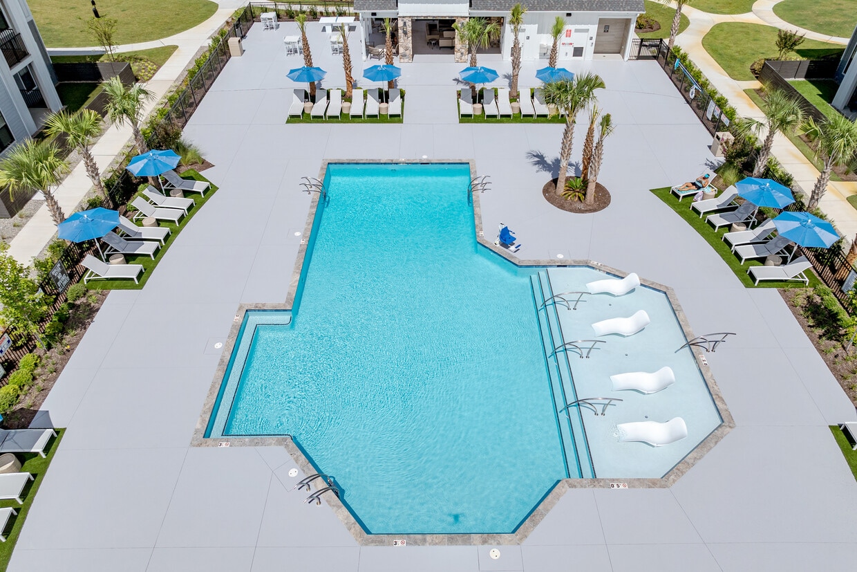 Hawthorne at Holly Ridge - 1001 Victory Lap Ln Holly Ridge, NC 28445 ...