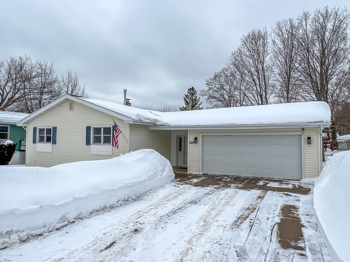 617 Craig St, Marquette, MI 49855 - House Rental in Marquette, MI ...
