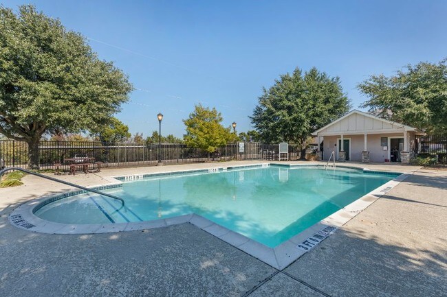 Landings at Bluff Ridge Apartments - Dallas, TX | Apartments.com