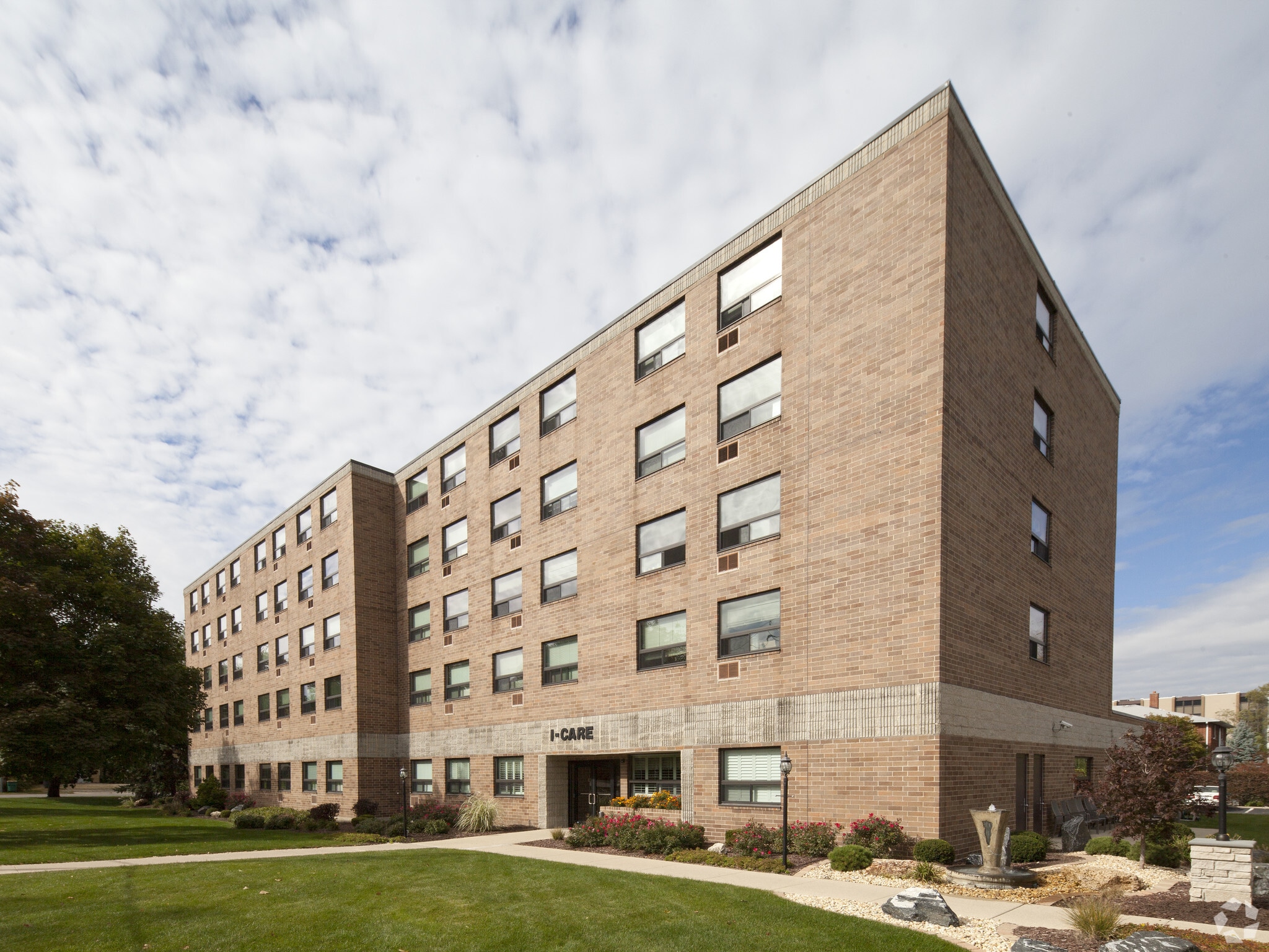I Care Apartment Homes 501 N Cass Ave Westmont Il 60559 Apartments