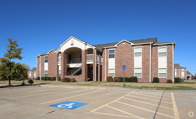 The Fairways at Derby - 1401 E Patriot Ave Derby, KS | Apartments.com
