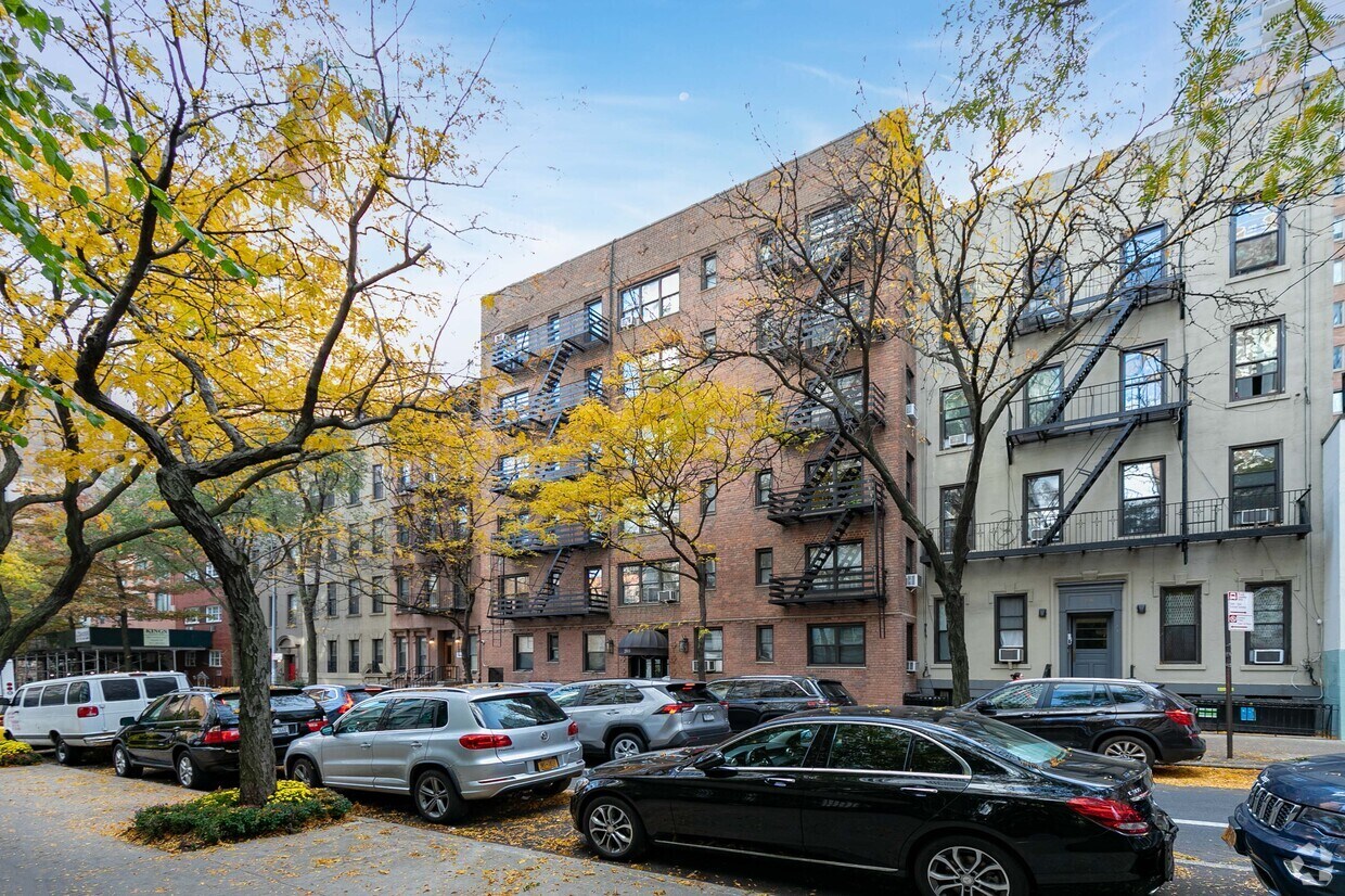 208 E 70th St, New York, NY 10021 - 208 E 70th St New York, NY 10021 ...