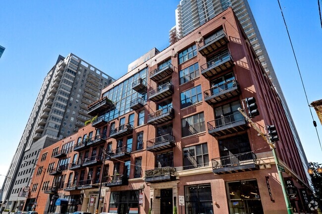 Downtown Chicago Loft Apartments for Rent - Chicago, IL - 725 Rentals ...