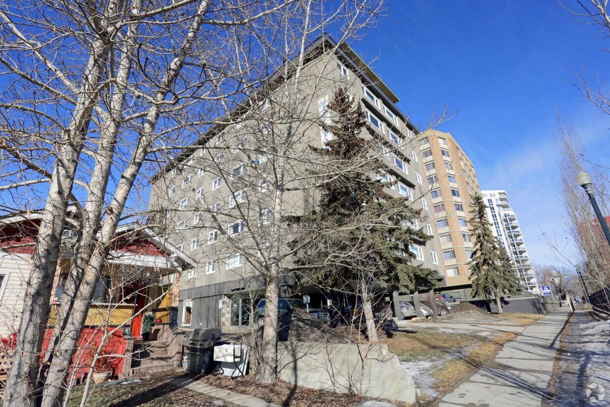 Valley Ridge Tower - 9830 105th St NW Edmonton, AB | Apartments.com