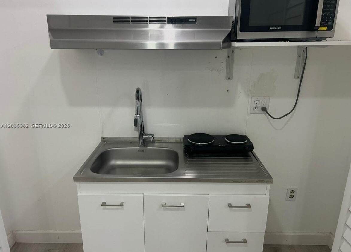 8764 Sw 54th Terrace Unit Efficiency, Miami, FL 33165 - Room for Rent ...