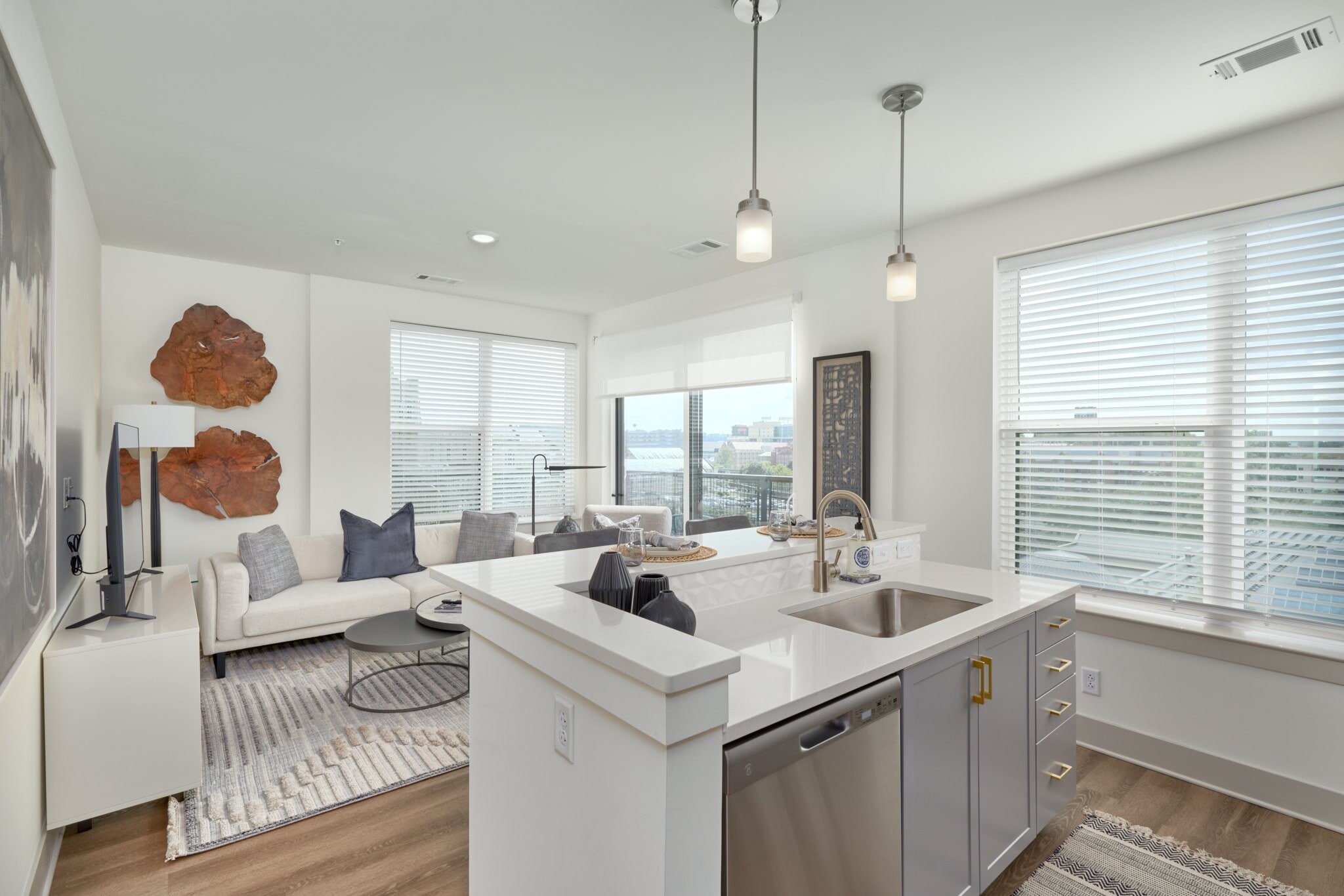 Church and Henley Apartments - 700 Henley St Sw Knoxville, TN 37902 ...