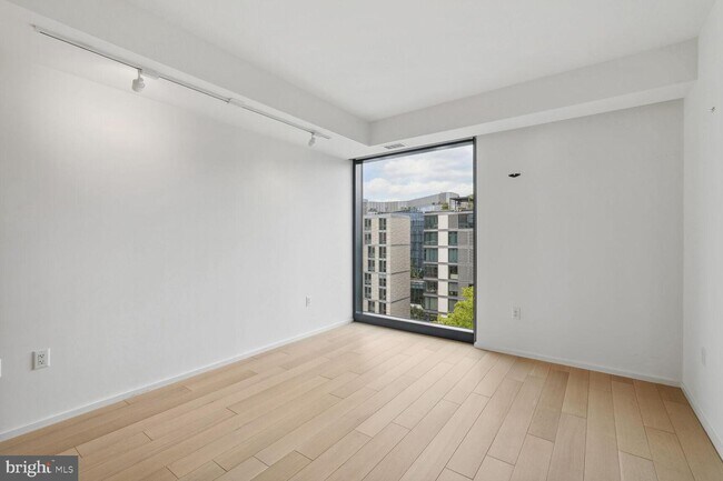 925 H St NW Unit 1003, Washington, DC 20001 - Room for Rent in ...