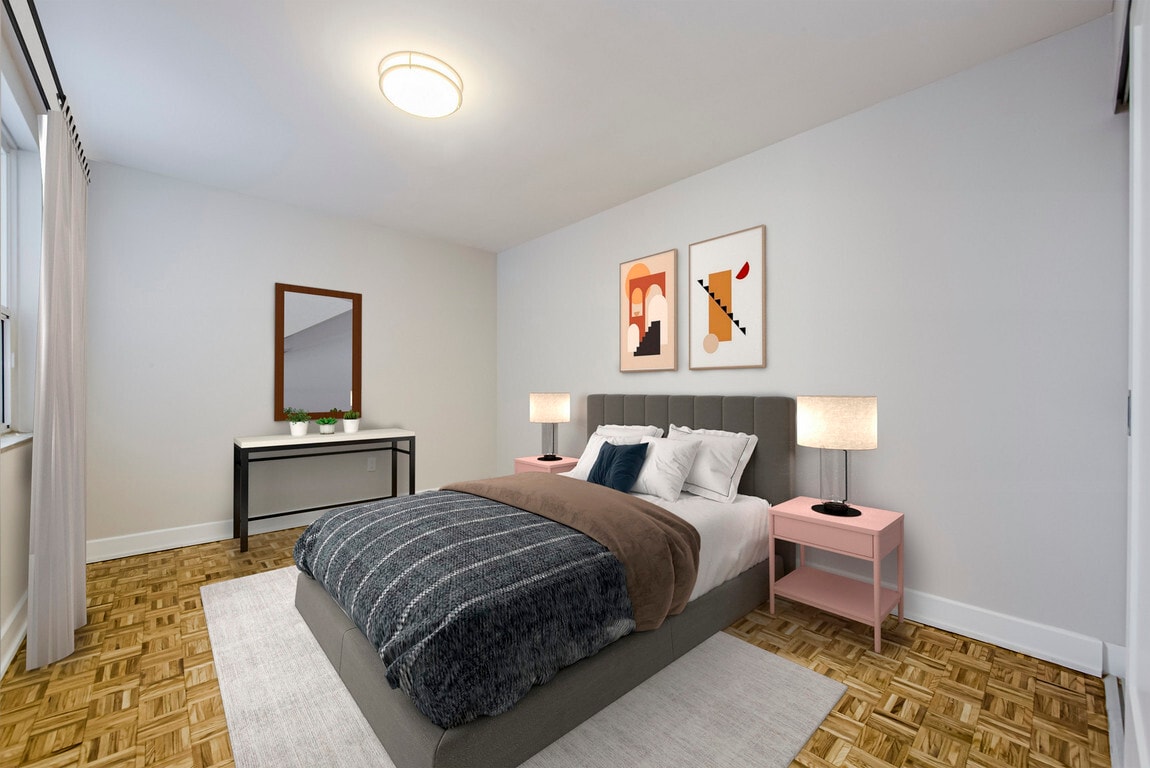 Upper Canada Court, West Apartments - 110 Erskine Ave Toronto, ON ...