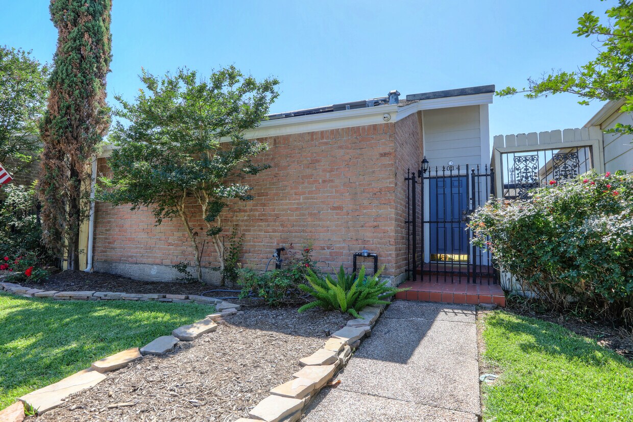 2014 Trixie Ln, Houston, TX 77042 - House Rental in Houston, TX ...