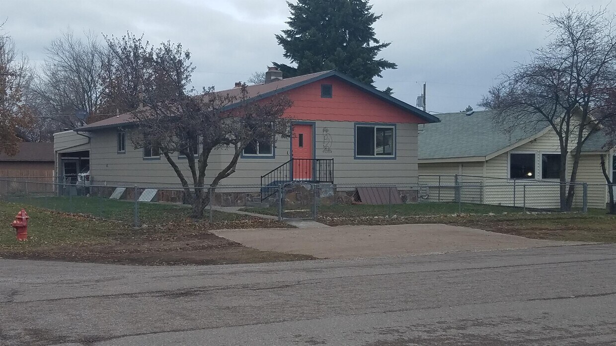 601 6th Ave E, Polson, MT 59860 - Townhome Rentals in Polson MT | Apartments.com
