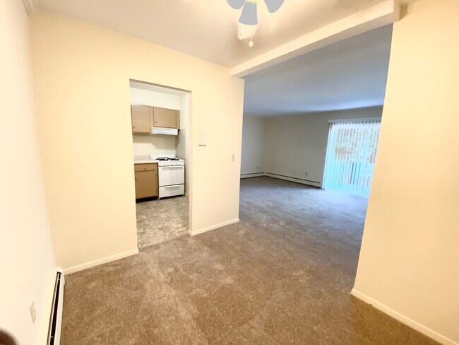 Parkway Apartments - Riverside, RI | Apartments.com