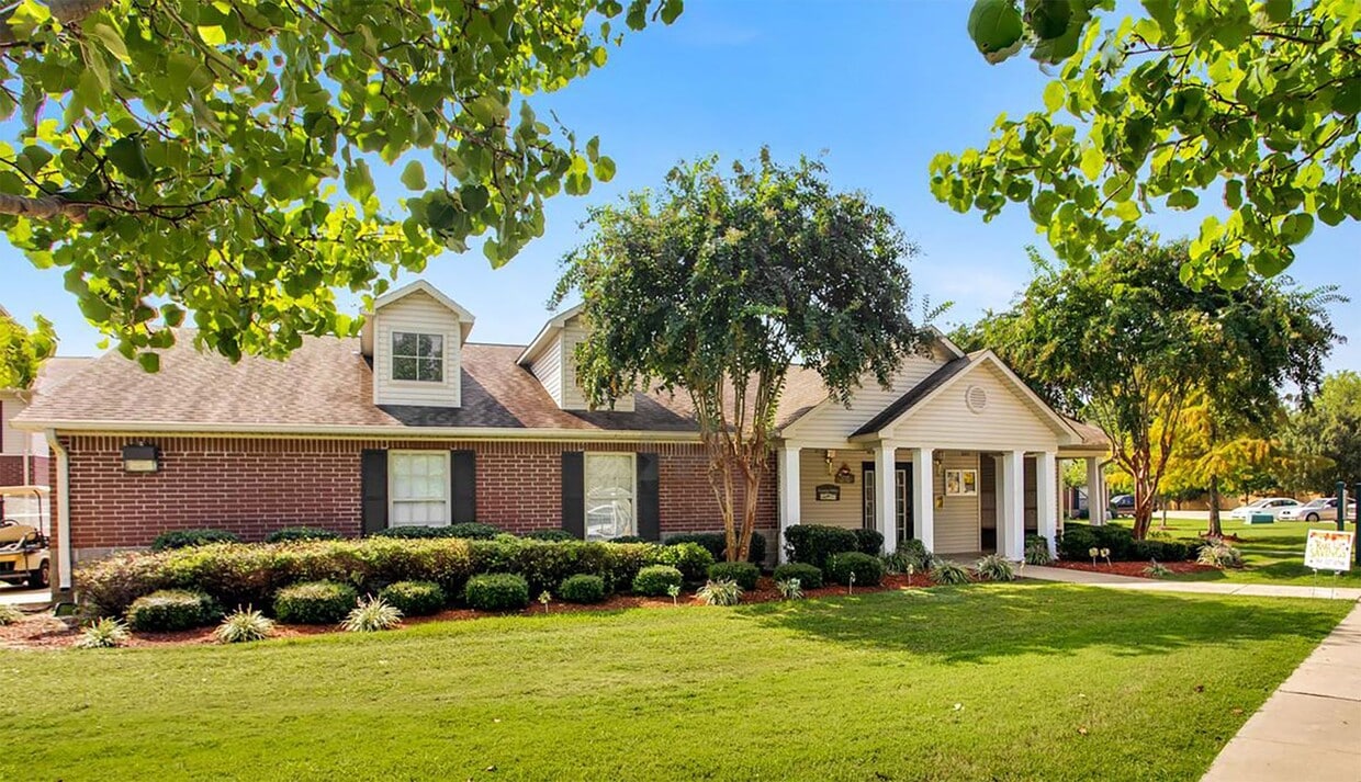 Sentinel of Conway Apartments - 401 2nd St Conway, AR 72032 ...