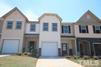 Apartments for Rent with a Walk-In Closet in Landing at Neuse Crossing ...