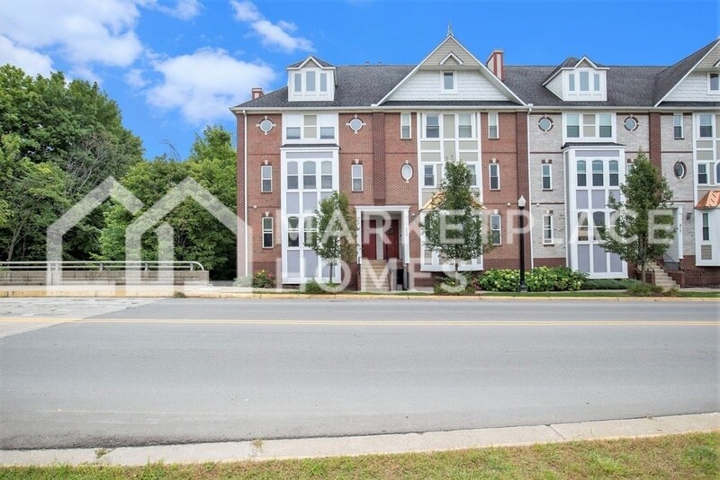 223 N Michigan Ave, Howell, MI 48843 - Townhome Rentals in Howell MI ...