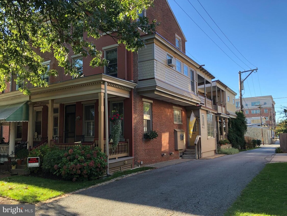 311 W Miner St, West Chester, PA 19382 - Room for Rent in West Chester ...