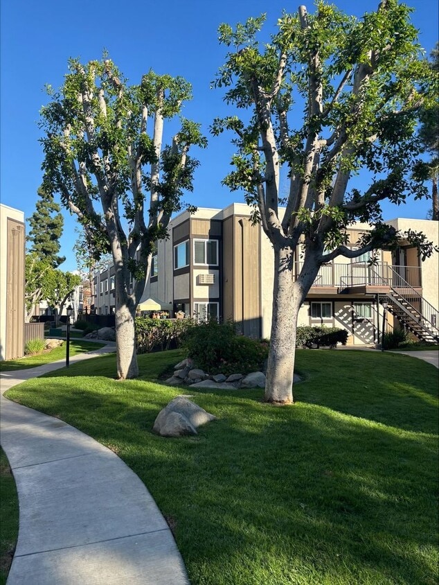 104 Brookstone Apartments - 7400 Artesia Blvd Buena Park, CA 90621 ...