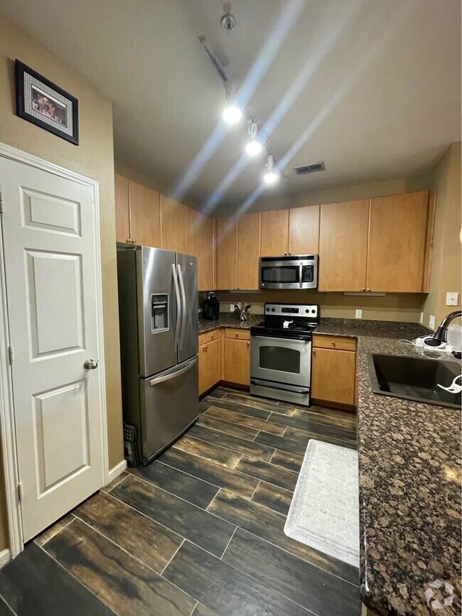 Ralph AL Condos for Rent with Garages