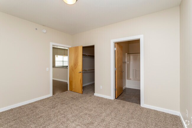 Pinhook Flats at Aksarben Village - Apartments in Omaha, NE ...