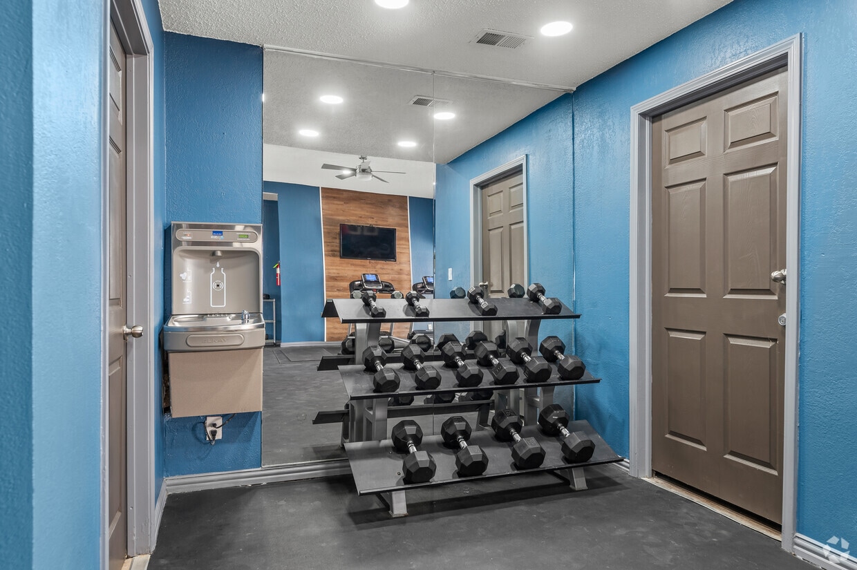 District at Midtown - 5454 Peterson Ln Dallas, TX 75240 | Apartments.com