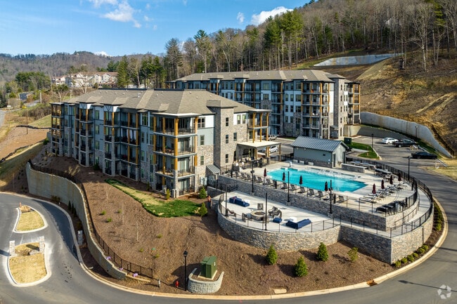 Enclave Piney Mountain - Apartments in Asheville, NC | Apartments.com