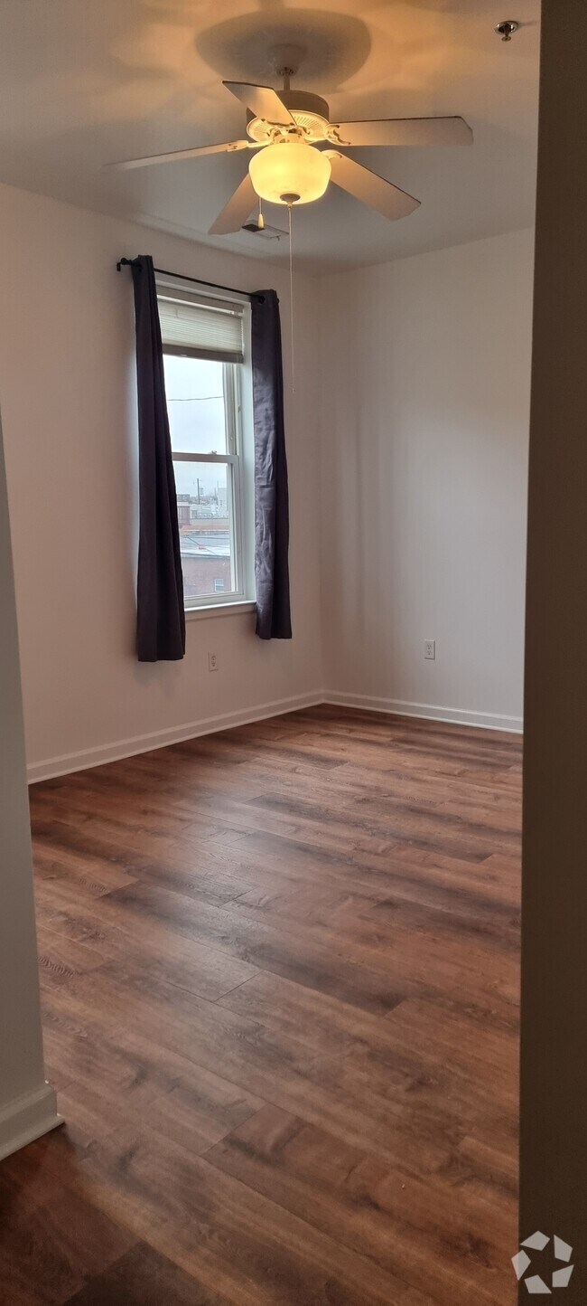 Sharp Leadenhall Apartments for Rent with High Ceilings - Baltimore, MD ...