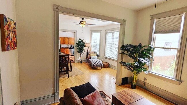 2766 S Logan Ave Unit Upscale Split Level, Milwaukee, WI 53207 ...