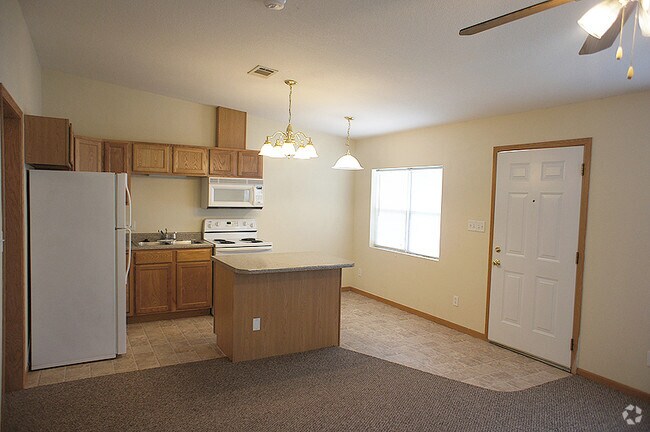 Normal Heights Apartments for Rent with Hardwood Floors - Pittsburg, KS ...