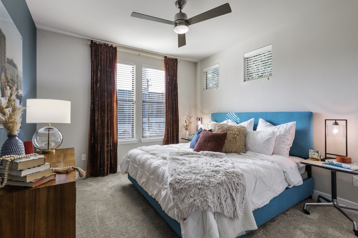 The Arnold - 1621 E 6th St Austin, TX 78702 | Apartments.com