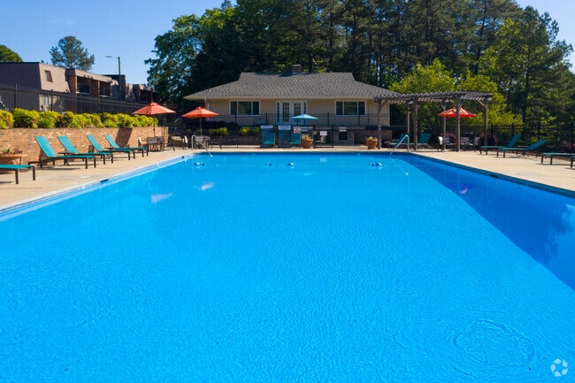 PineGate - Students save up to 10%! Apartments - 100 Pinegate Cir ...