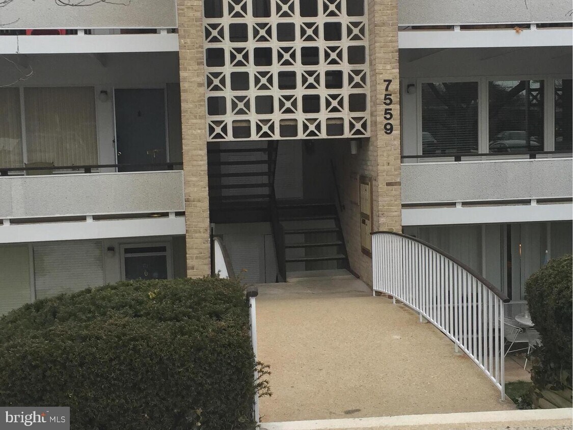 7559 Spring Lake Dr Unit C-2, Bethesda, MD 20817 - Room for Rent in ...