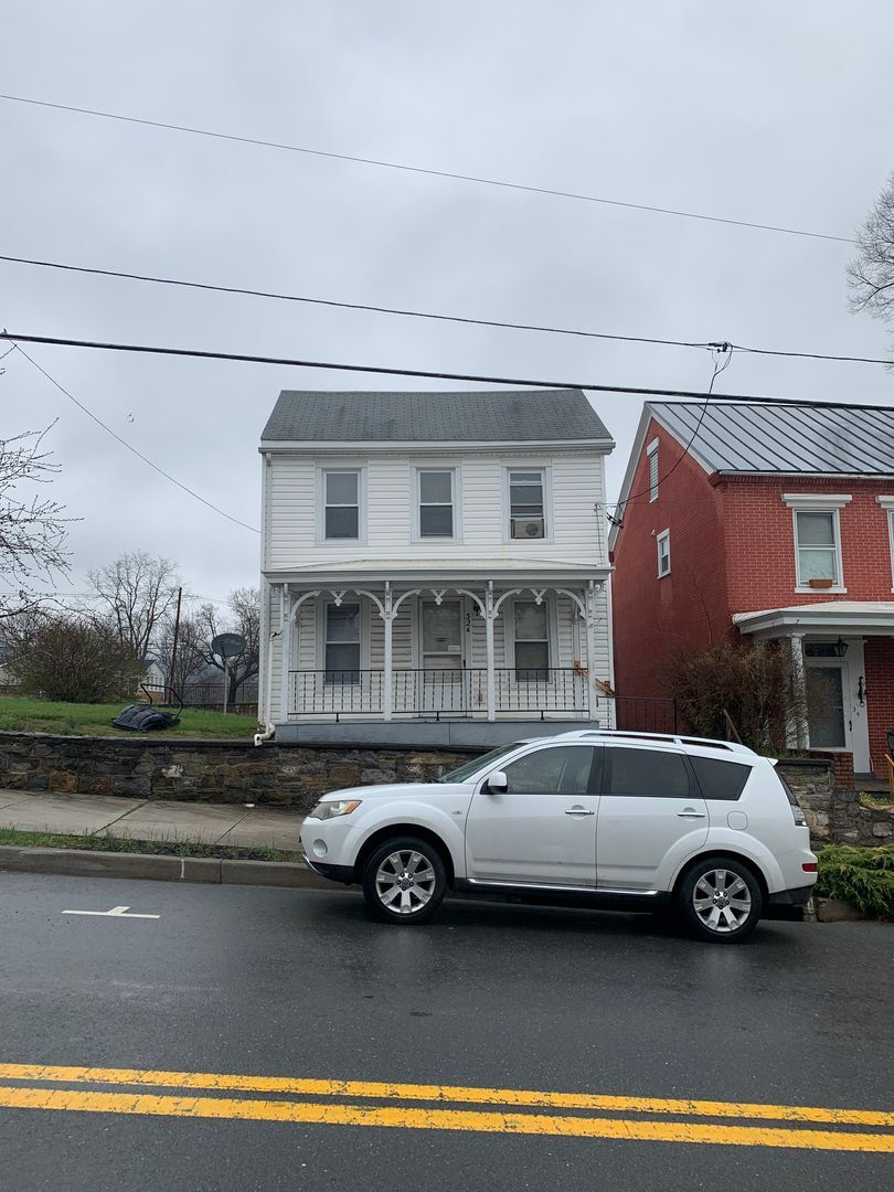 32 Cumberland St Unit 32B (2nd Flr), Clear Spring, MD 21722 - Room for ...