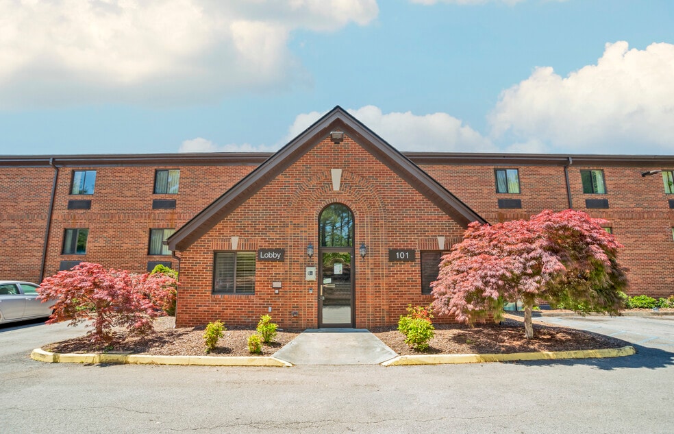 Short Term Apartments For Rent Near Magnolias at Brook Highland ...
