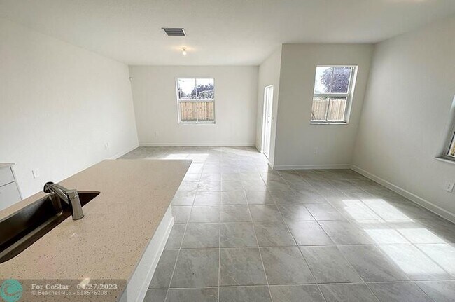 2437 NW 131st St, Miami, FL 33167 - House Rental in Miami, FL ...
