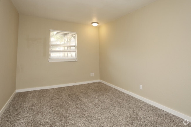 Bennett Pointe Apartments - 930 S Boulevard Edmond, OK | Apartments.com